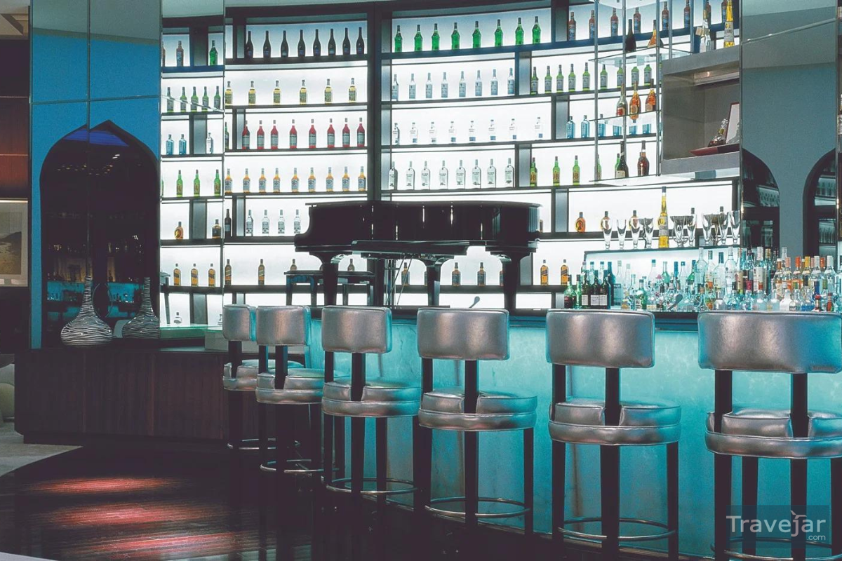 Nightlife In Oman: Bars, Shopping Markets And Must Visit Places